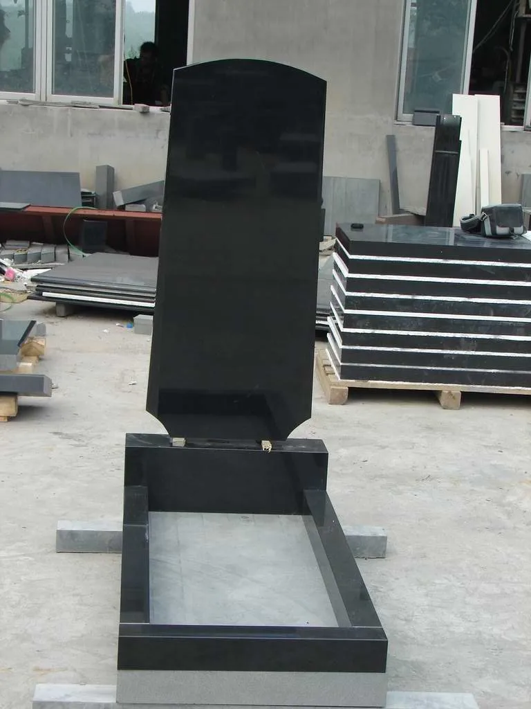 Russian Style China Black Granite Monument - Traditional Design