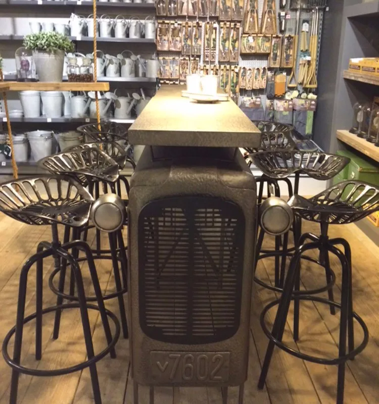 Diseño forma Tractor Esschert patrimonio industrial side table/mesa de ...