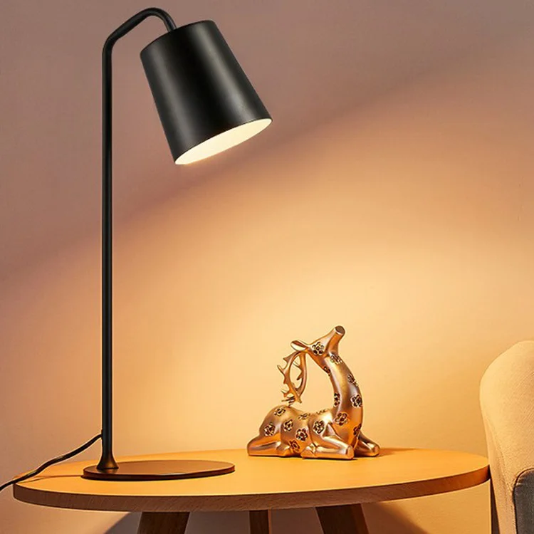 China Supplier Good Quality Customized Living Room Metal Table Lamp For ...