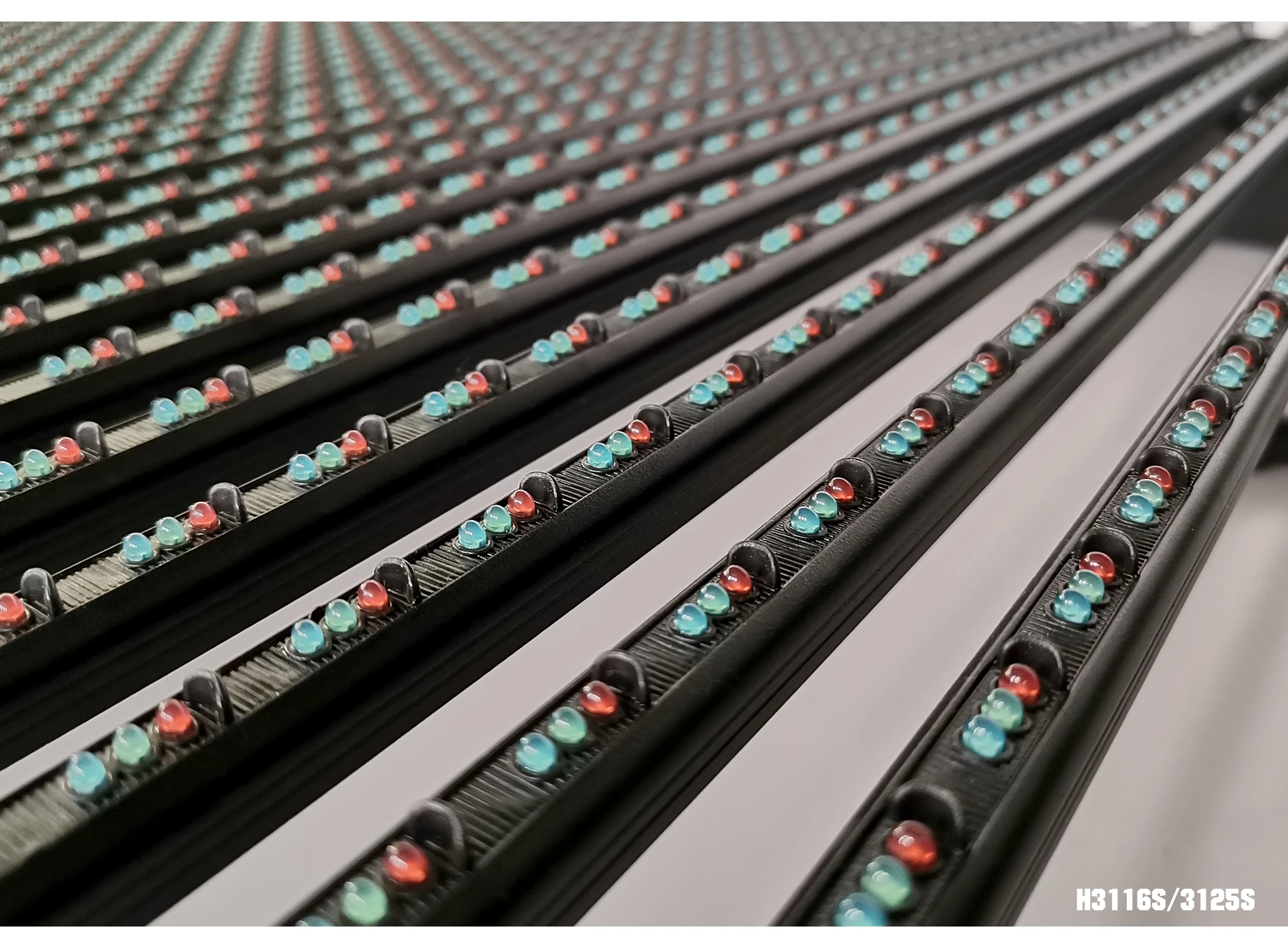 P25*31.25 Outdoor Matrix LED Display - Transparent Mesh Screen