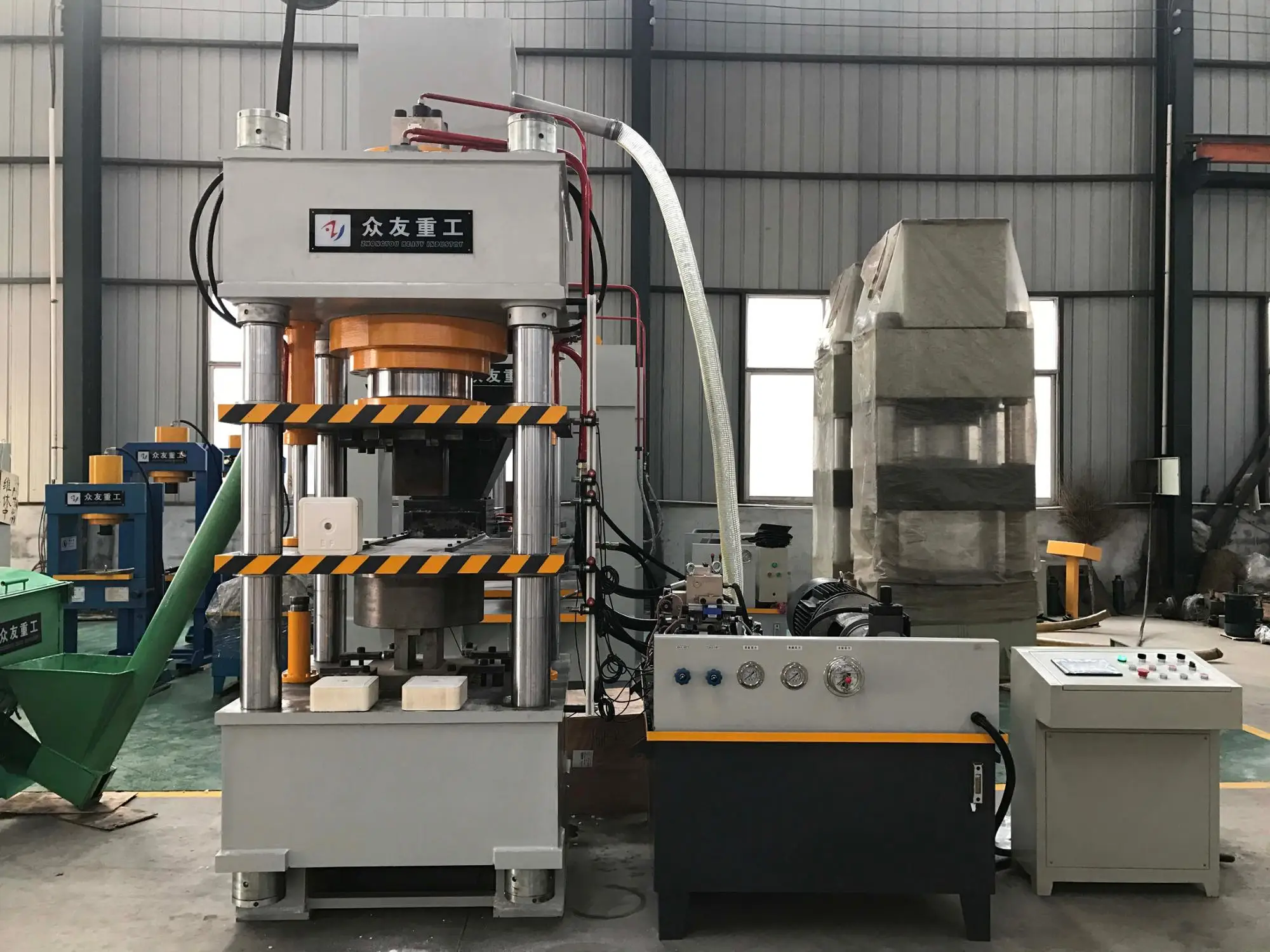 1000 Ton 25kg Salt Lick Block Making Hydraulic Press Machine - Buy ...