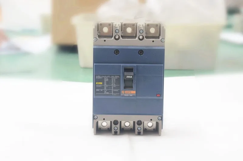 Safety Switch Three Phase Mccb Motor Protection Circuit Breaker - Buy ...