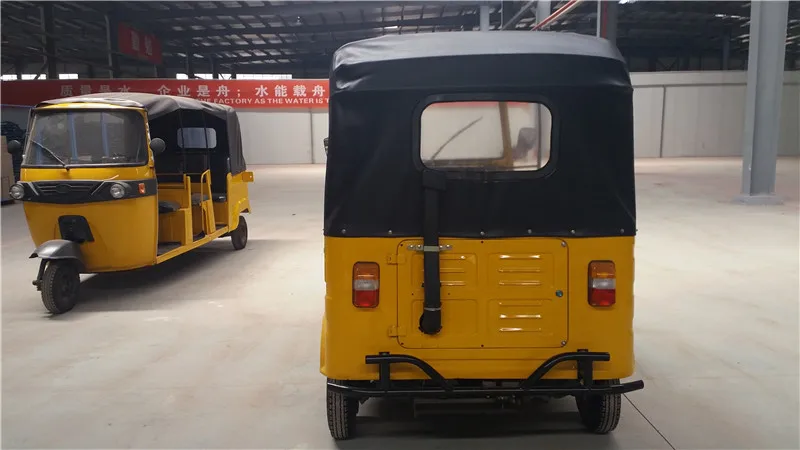 Bajaj 200cc 250cc Tuk Tuk Rickshaw - Electric Passenger Tricycle
