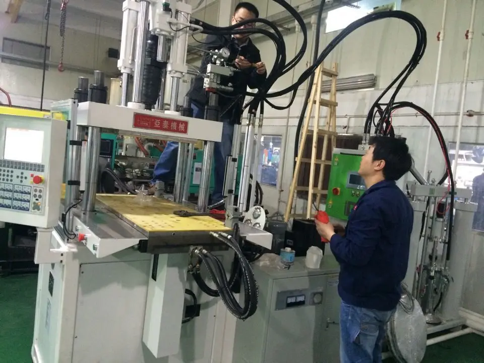 Vertical Double Sliding Table Injection Molding Machine - Buy Plastic ...