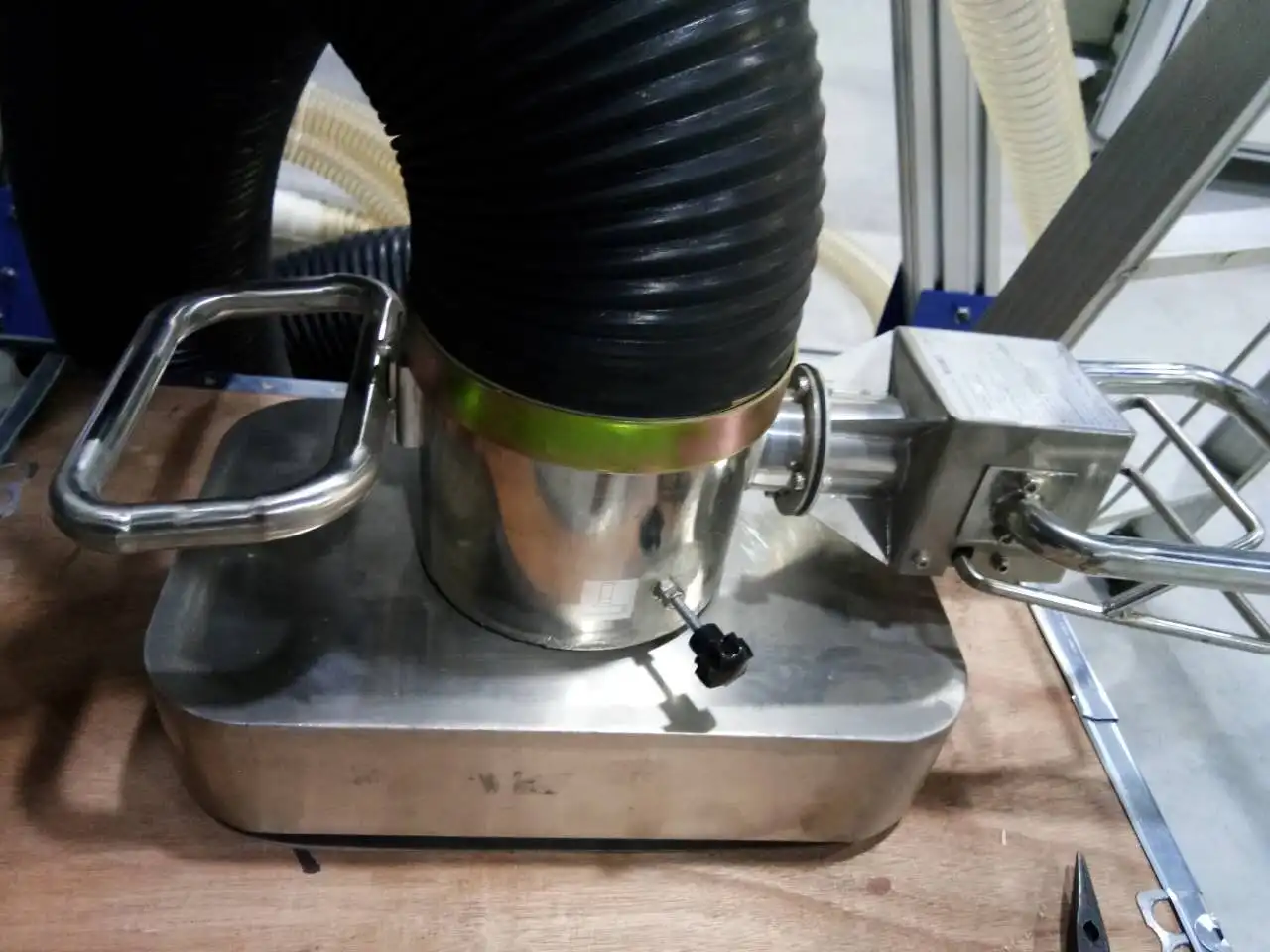 Paper Bag Handling Vacuum Lifter Manipulator With Suction Cup For Sale ...