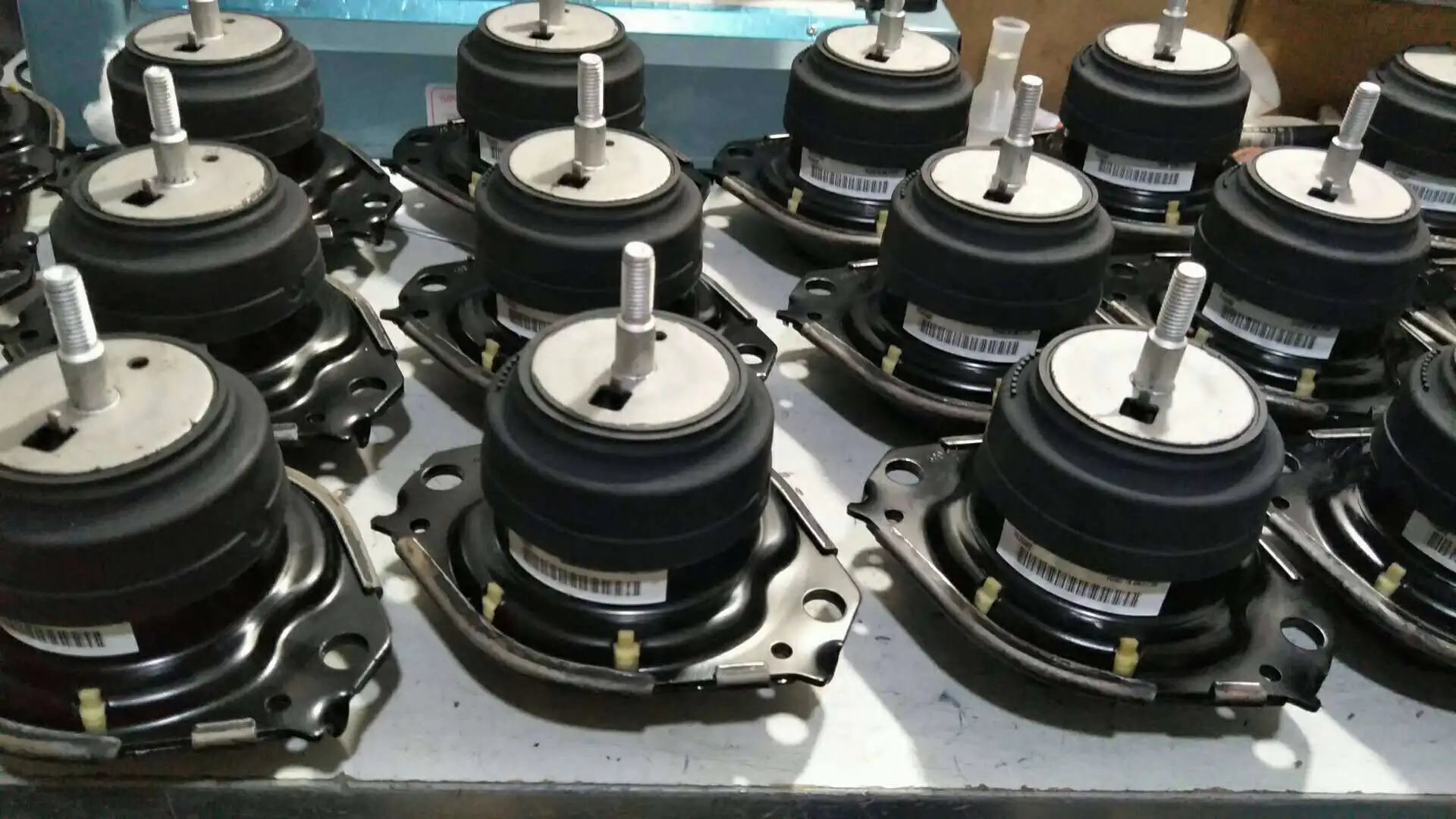 GRAND CHEROKEE ENGINE MOUNT 68110950 68110950AC 68110950AB; 68110950AA ...