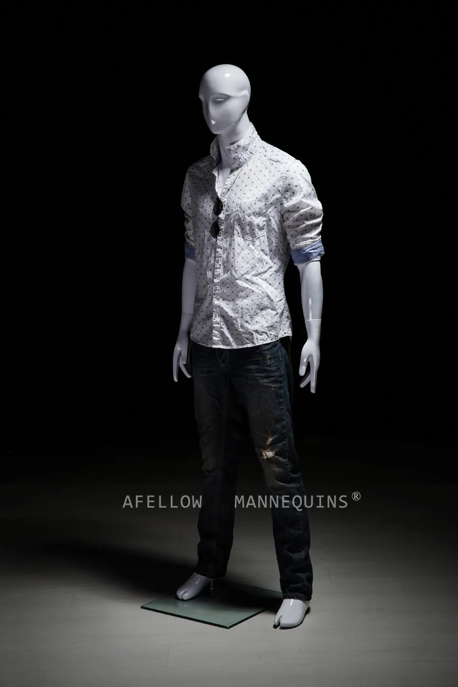 Abstract Male Mannequin Has Alien Head Tall Model Marco 4 - Buy ...