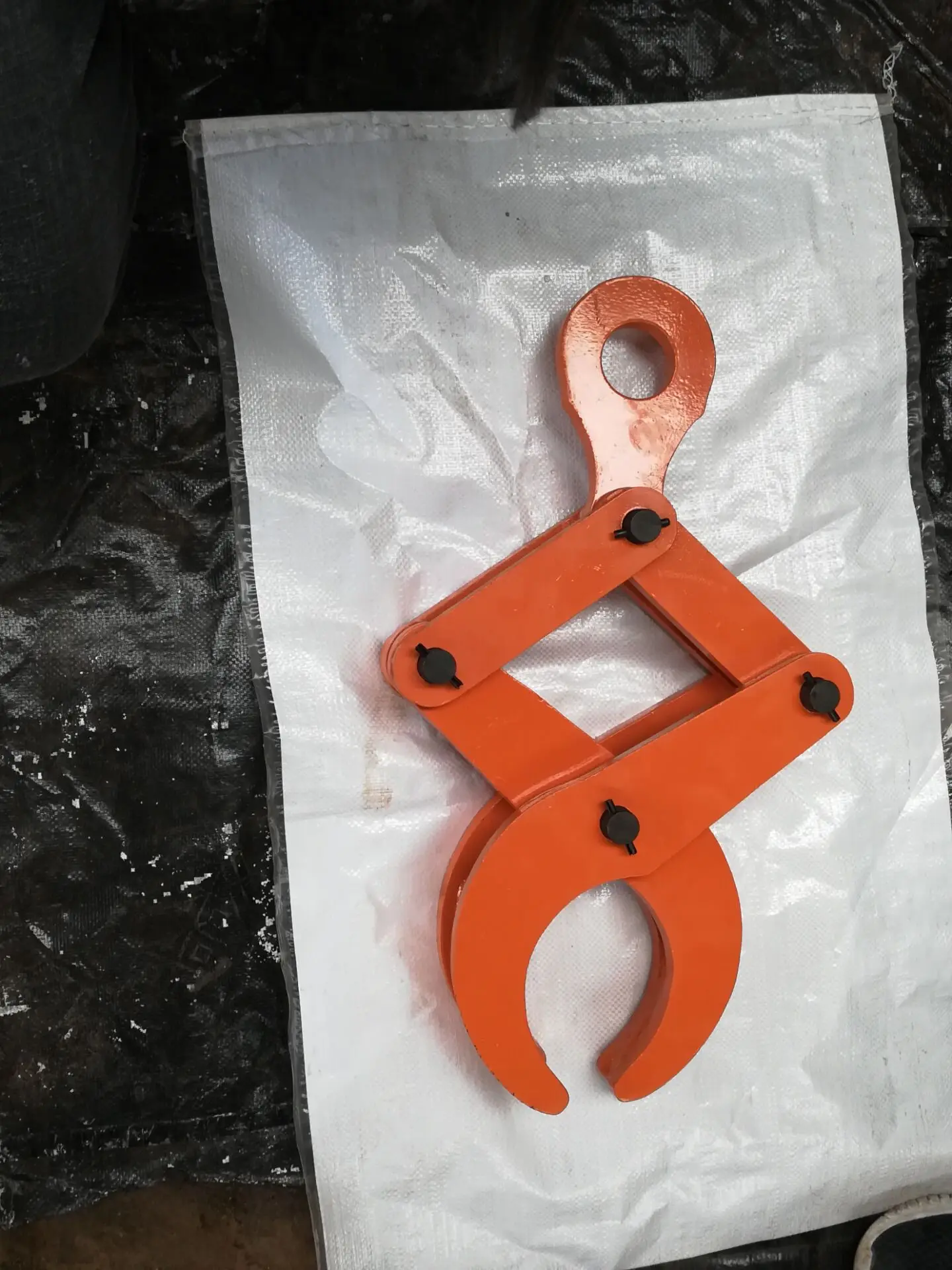 Scissor Grab Lifting Clamps - Durable and Versatile Tools