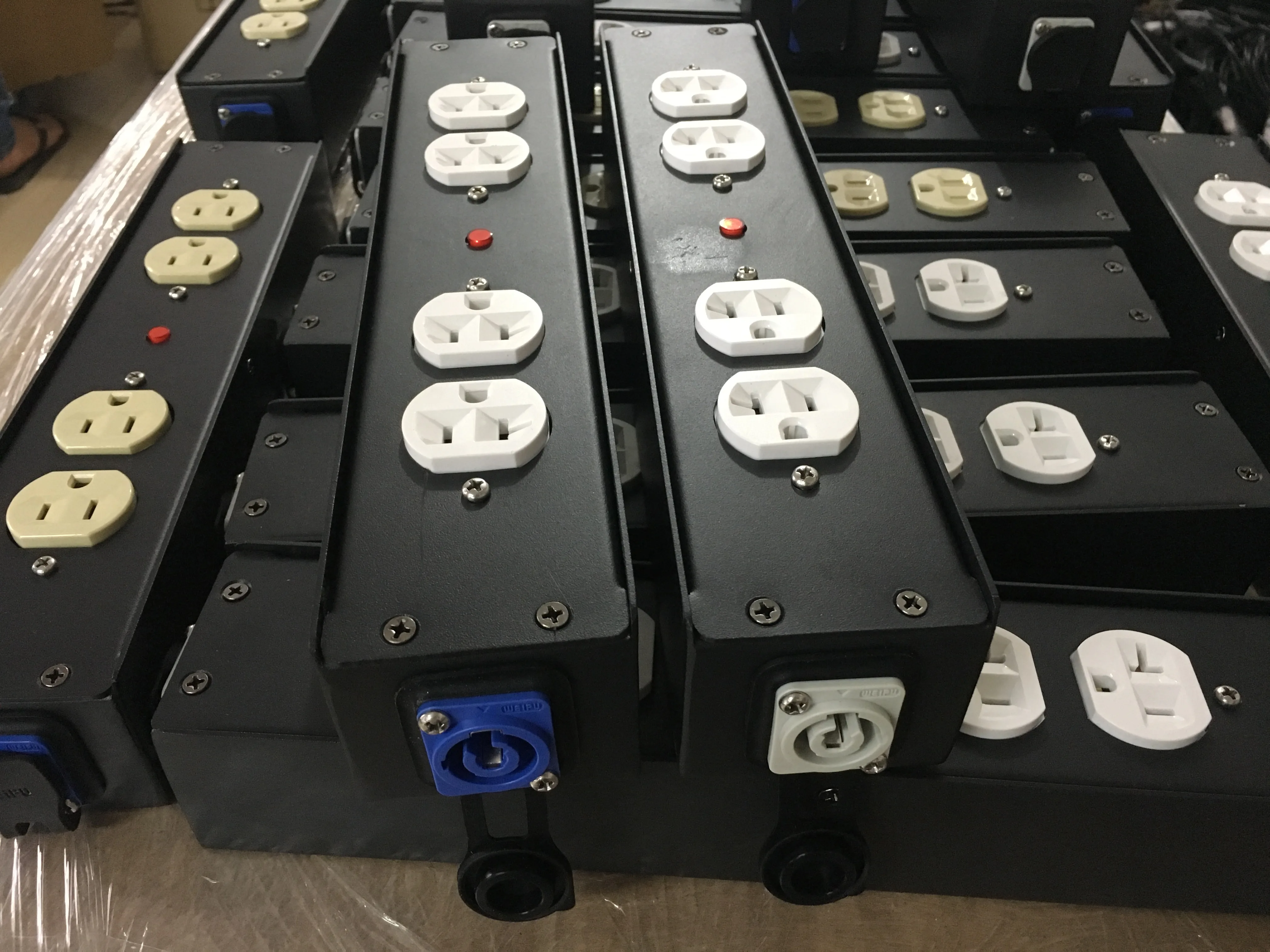 2 Us Output Connectors Powercon Splitter Power Distribution - Buy ...