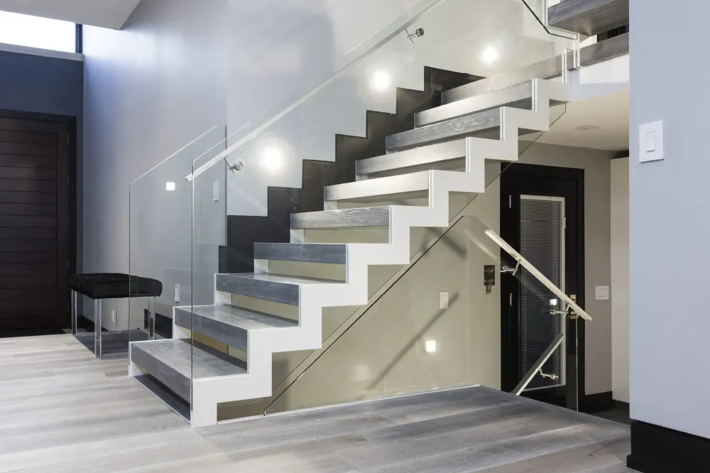 Sawtooth Stringer Staircase with Toughened Glass Balustrade