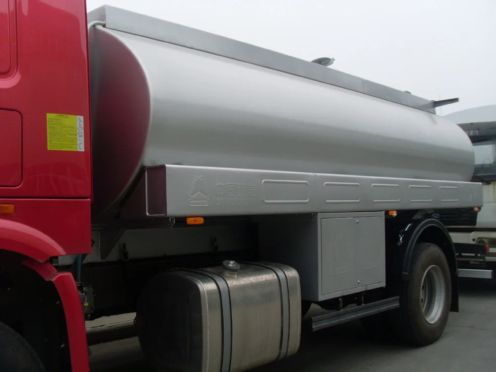 12000L Small Oil tank truck /6 wheels oil tanker trucks/ 266hp howo ...