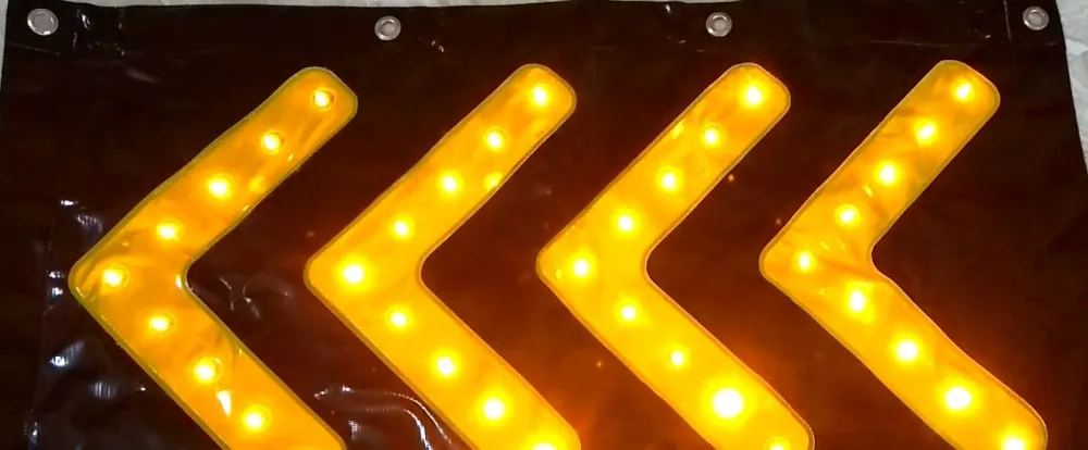 Ds-4685 Directional Warning Board Led Lighted Flashing Arrow Signs ...
