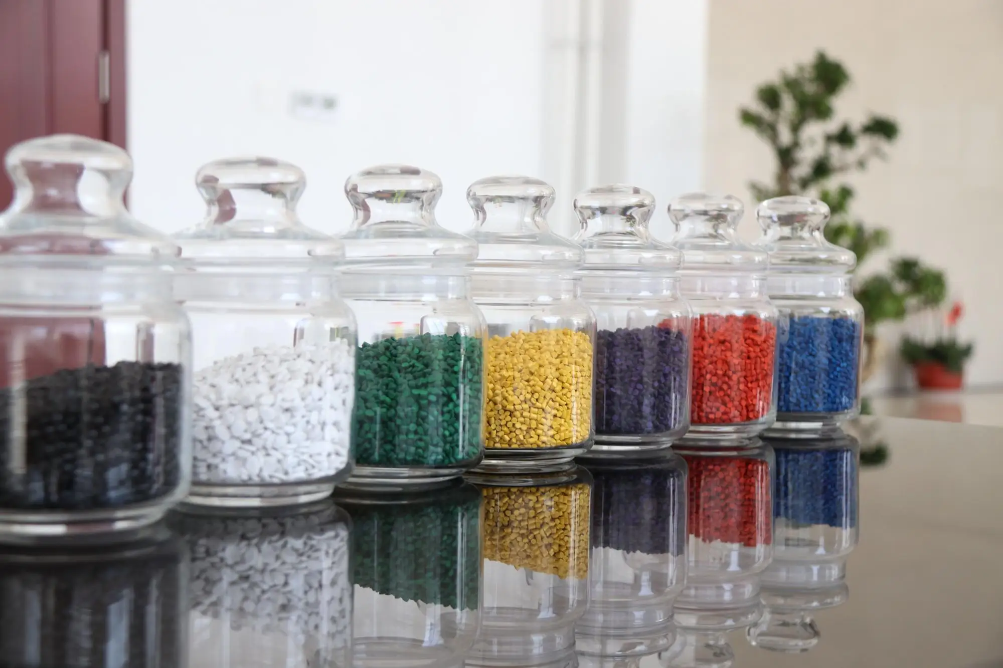 Injection Grade Masterbatch And Plastic Red,Blue,Green Color Plastic ...