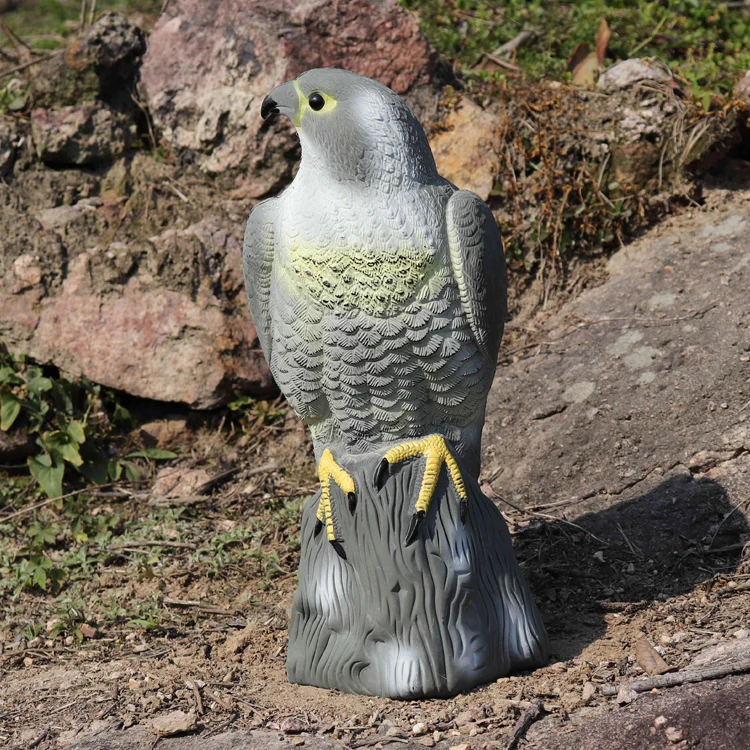 Plastic Materia Hawk Decoy Falcon Predator Decoy Bird Scare Garden ...