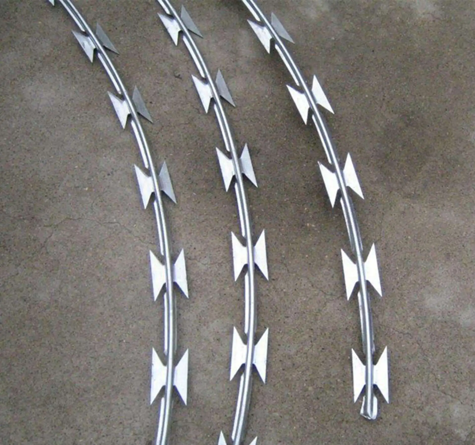 Razor Wire Bto-22 /military Concertina Razor/ Razor Wire Tape - Buy ...