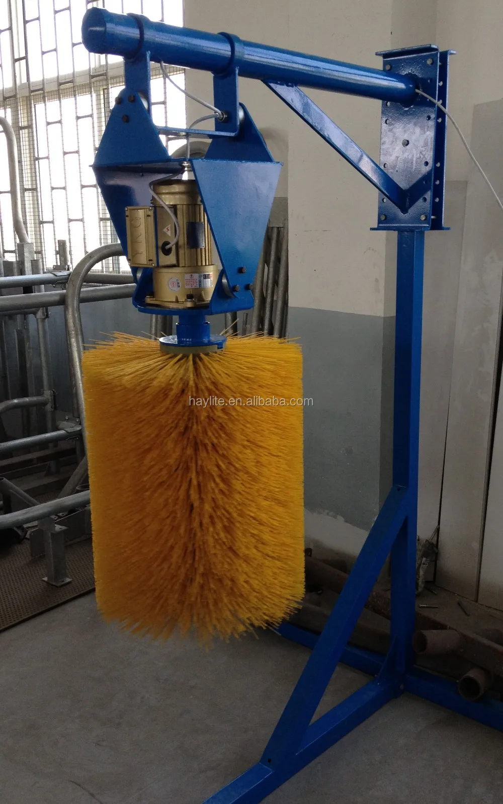 High Quality Auto Cow Cattle Scratching Body Brush With Electric Motor ...
