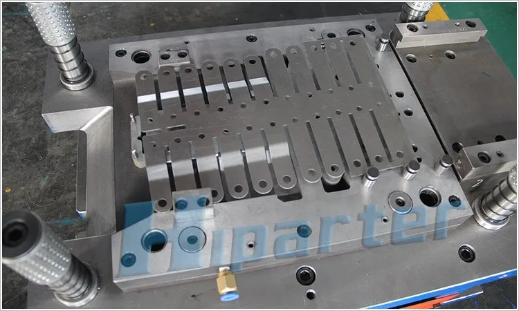 China Good Quality Brass Electrical Terminal Progressive Stamping Die ...