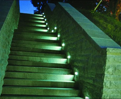 PHILIPS LED Step Path Corner Light - Reliable Landscape Lighting
