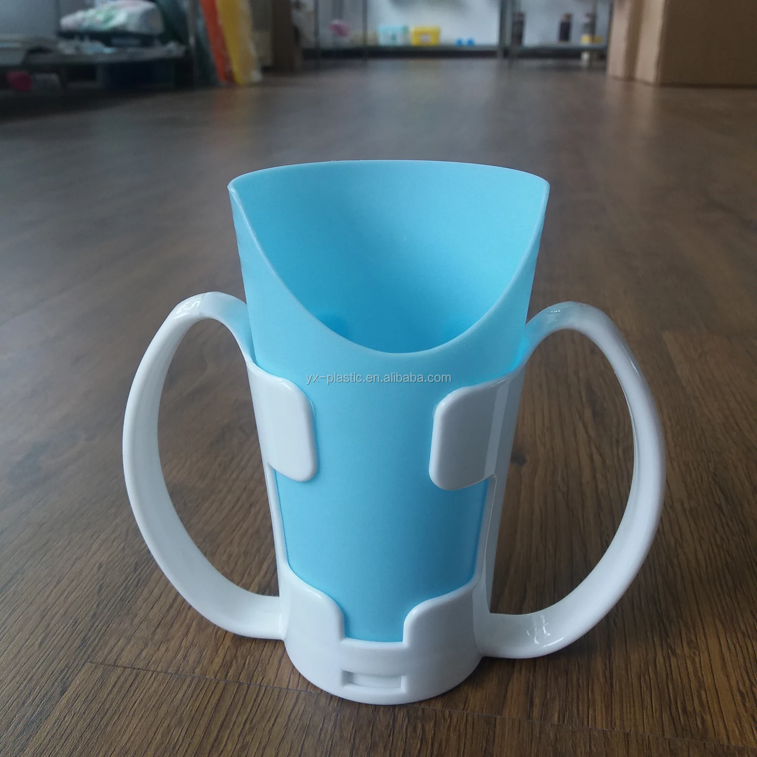 Customized Plastic Cup With Hand Grip Holder For Hospital - Buy Hand ...