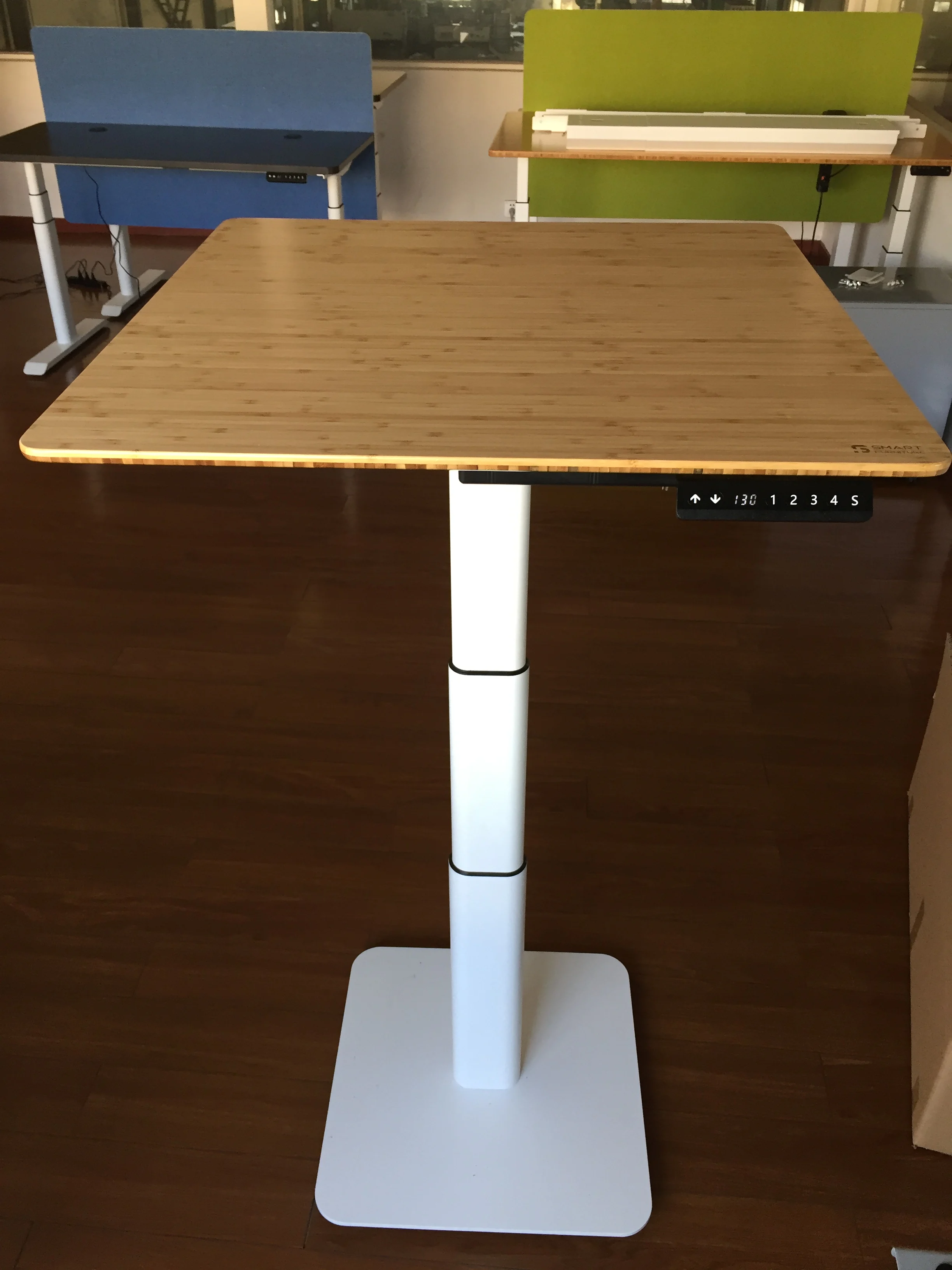 Height Adjustable Single Leg Table - Ideal for Laptop Use