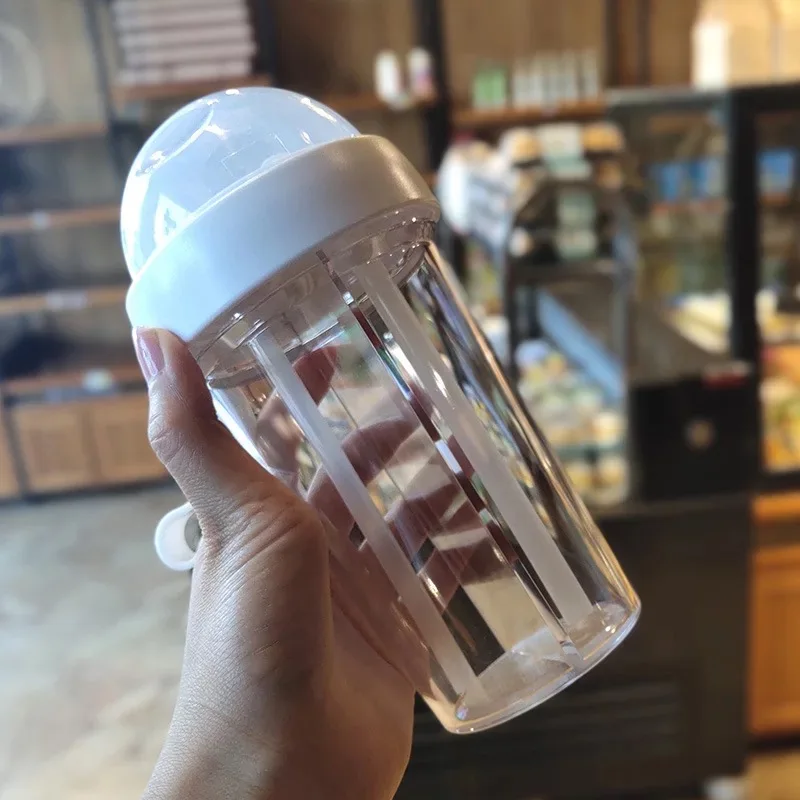 600ml Plastic Mug with Portable Handle - Perfect for Travel