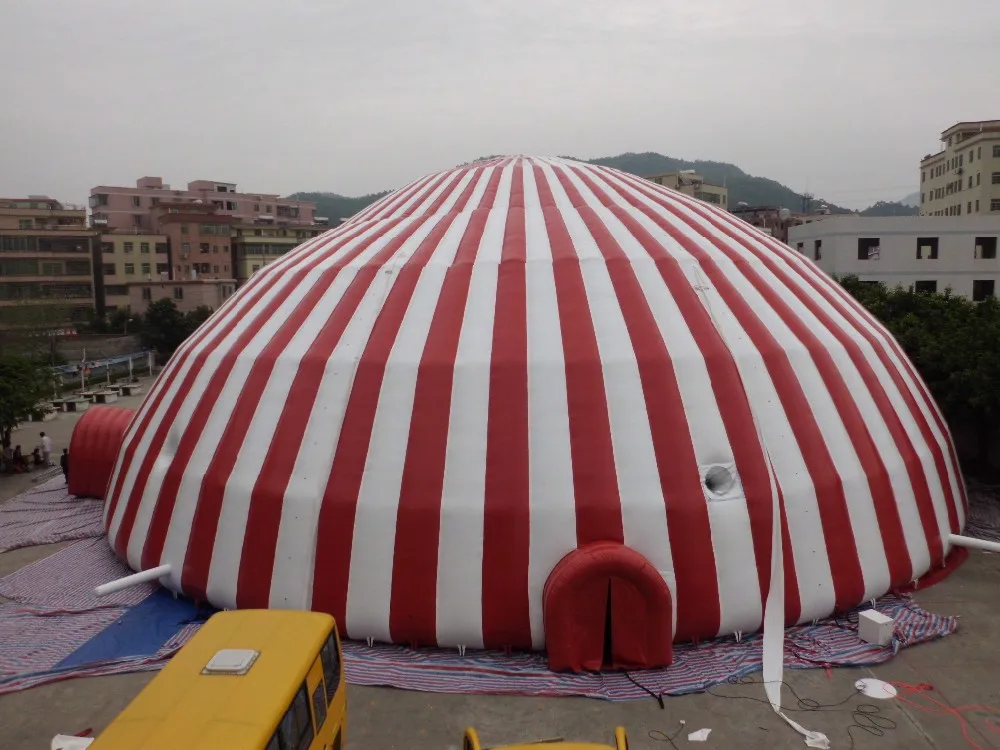 0.55mm PVC Tarpaulin Continous Blow Inflatable Giant Red and White ...