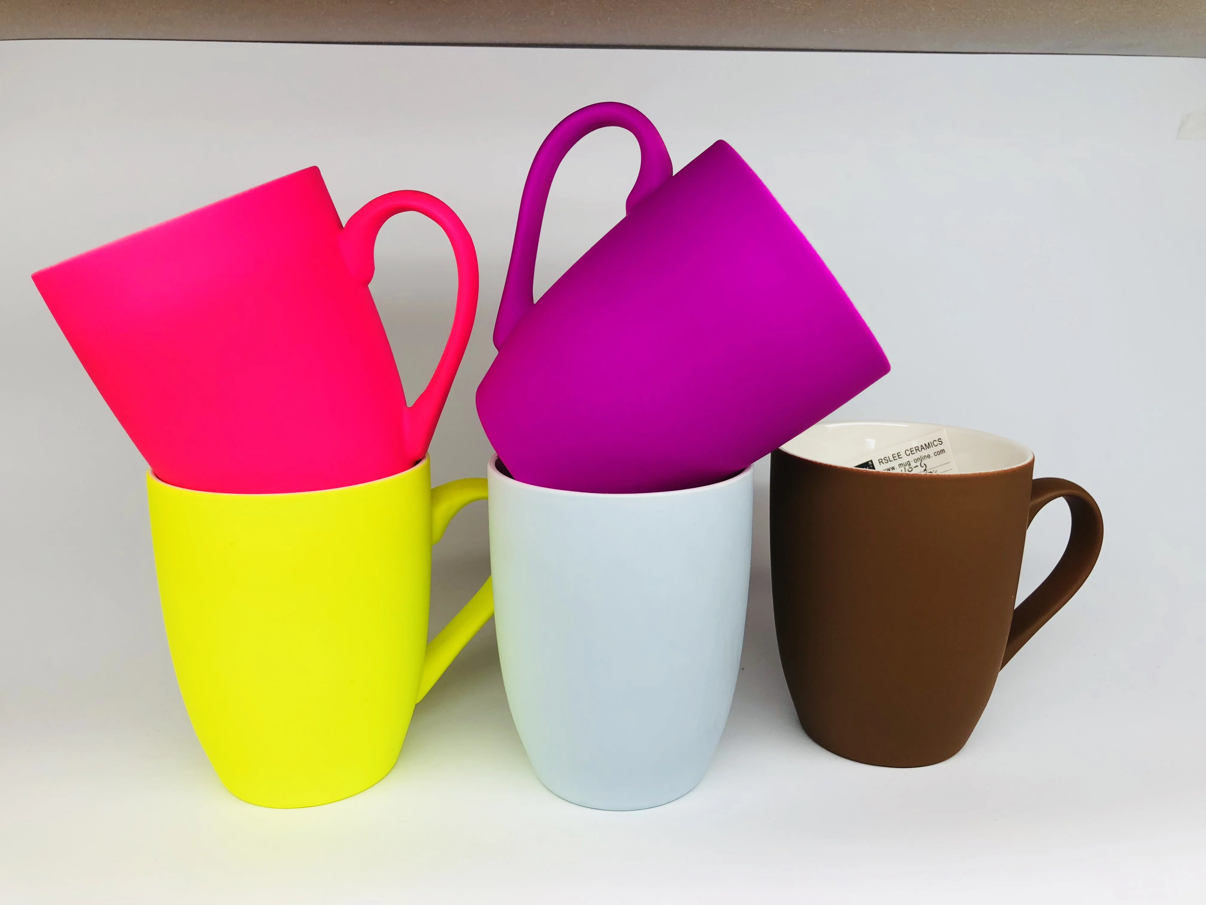 Amazon Custom Supplier Custom 12oz 360 Ml Porcelain Embossed Rubber ...