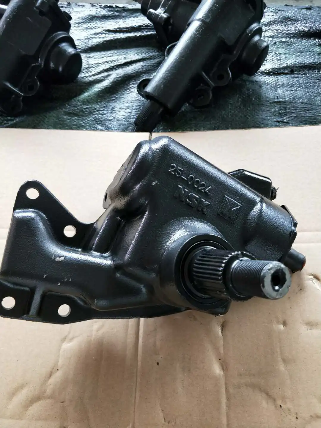 LHD Steering Gear Box for ISUZU 100P - RONGYUE Quality