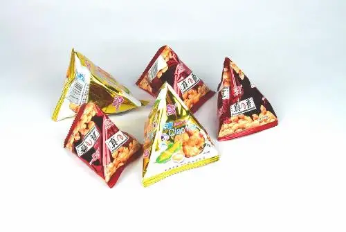 Triangle Pyramids Shape Plastic Bag Of Chips Automatic Packing Machine ...