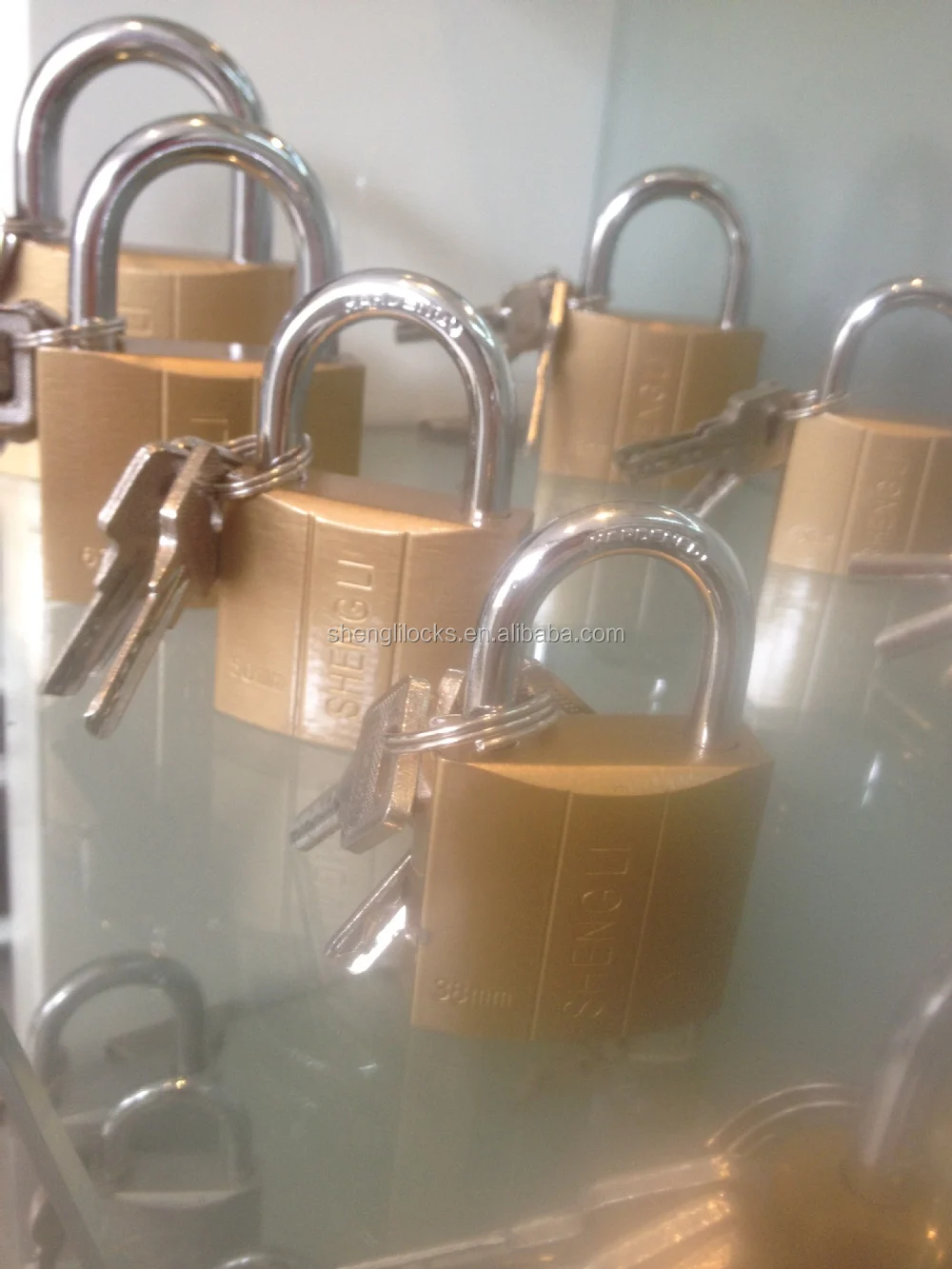 Cheap Brass Painted Pad Lock - Imitate Brass Atom Padlock