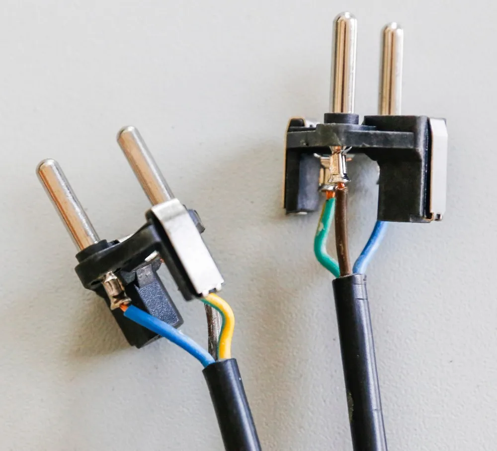 Plastic Injection Electric Switch Plug Socket Mould/mold Tooling - Buy ...