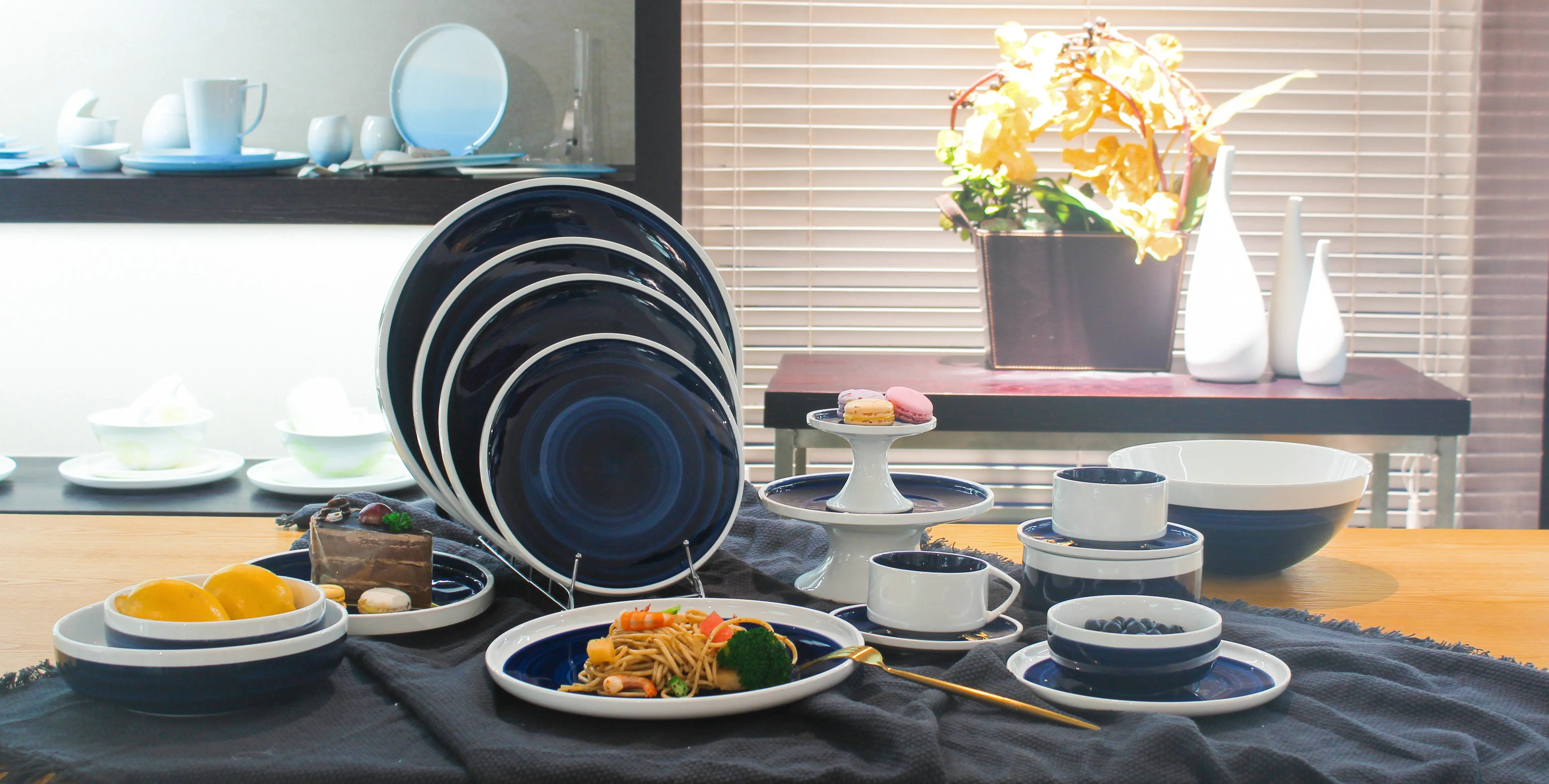 China Housewares Blue Under Glazed High Grade 32 Pcs Porcelain Dinner ...