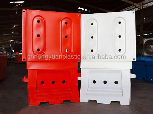 Reinforced Plastic Road Barrier With Hoarding/ Portable Safty Road ...