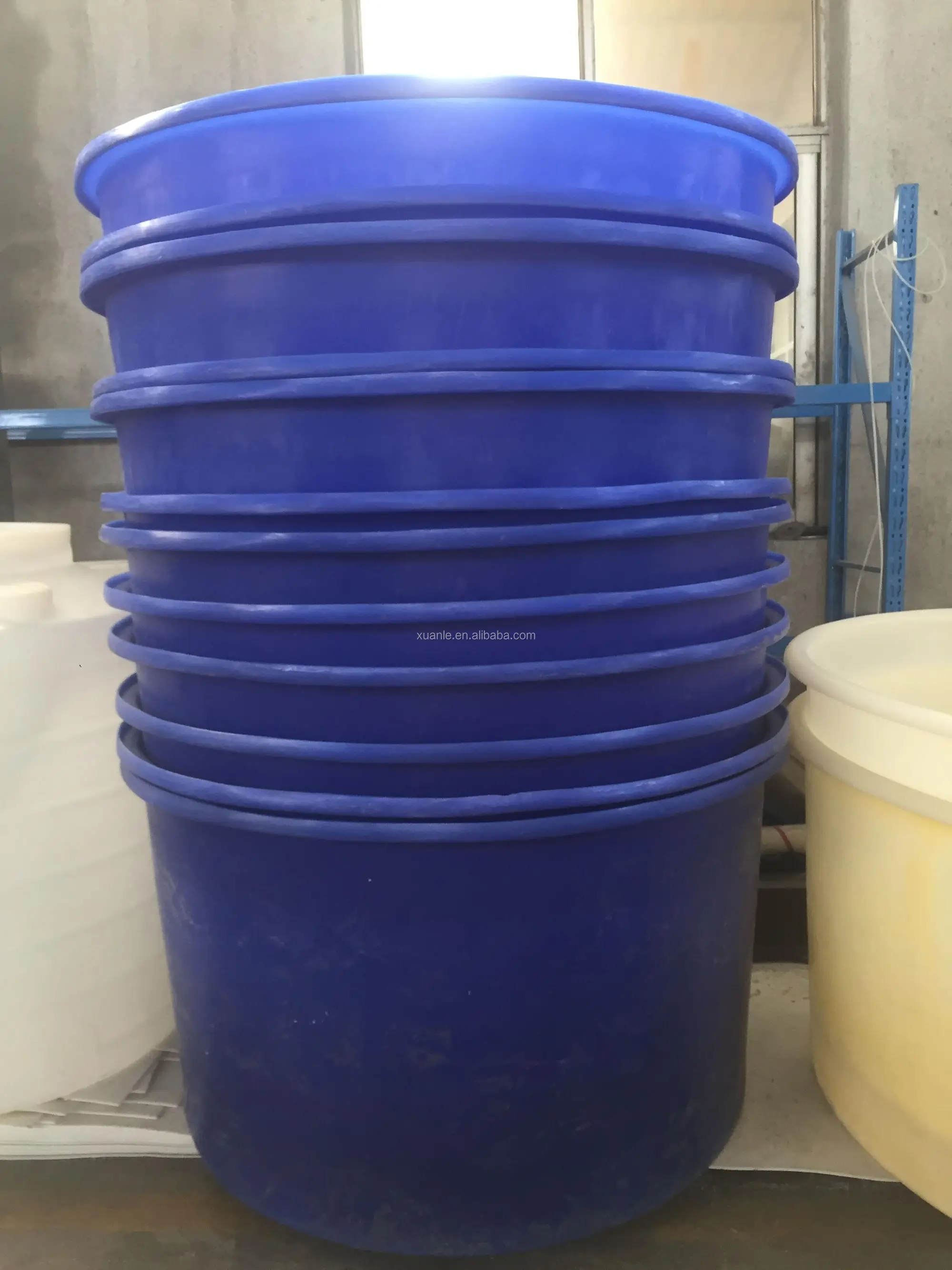 300 Gallon Stock Tank - Durable Plastic Water Storage