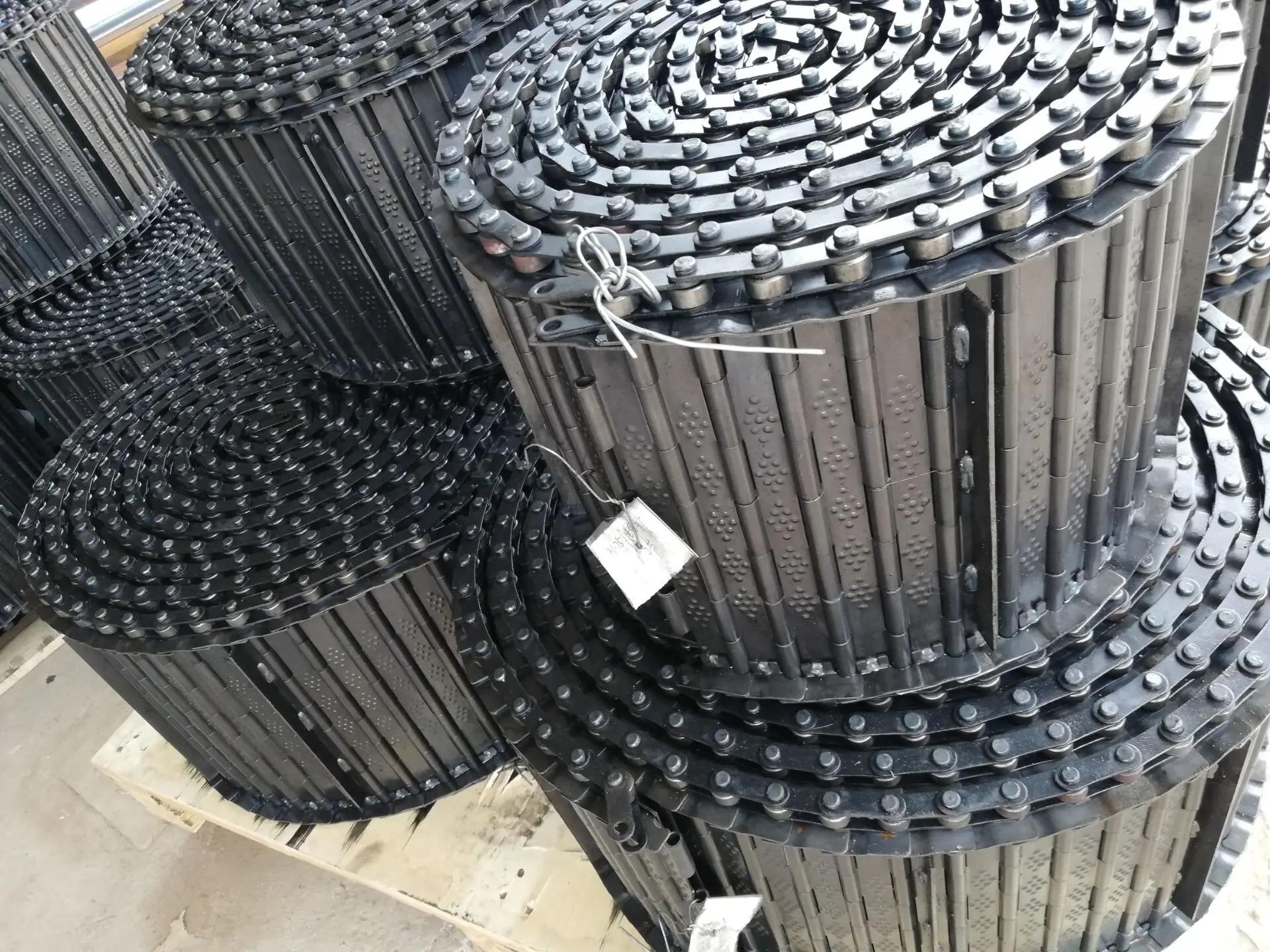 CNC Steel Scraps Conveyor Hinged Belt Chip Conveyor Belts