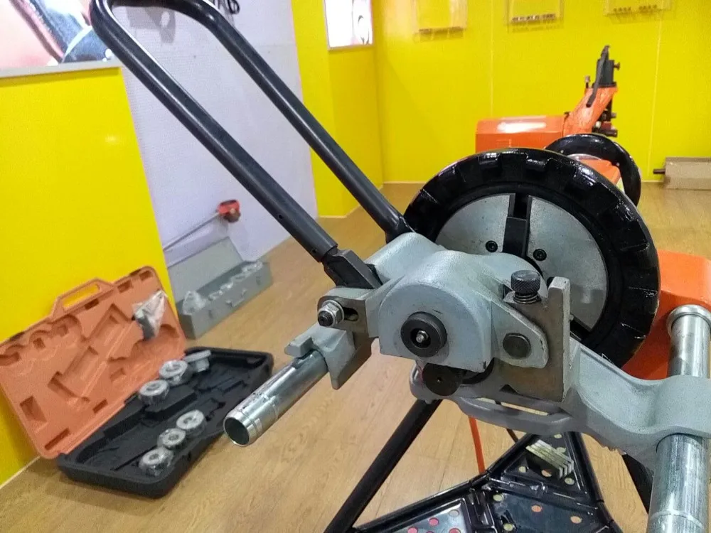 Gc02 Pipe Rolling Machine With Sq50d Power Drive 1500w - Buy Concrete Grooving Machine,Pipe ...