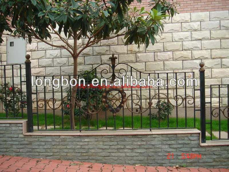 Modern Residential Wrought Iron Fence Design - Secure & Stylish