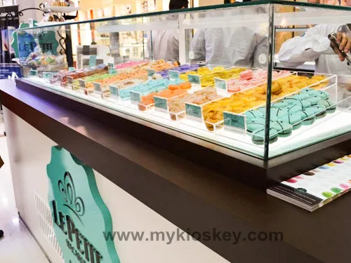 Good design of mall macarons kiosk with display showcase