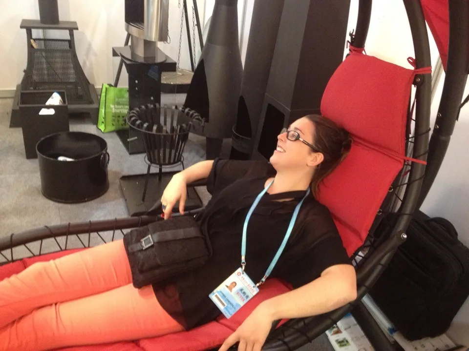 Helicopter Swing Chair - Modern Outdoor Floating Lounger