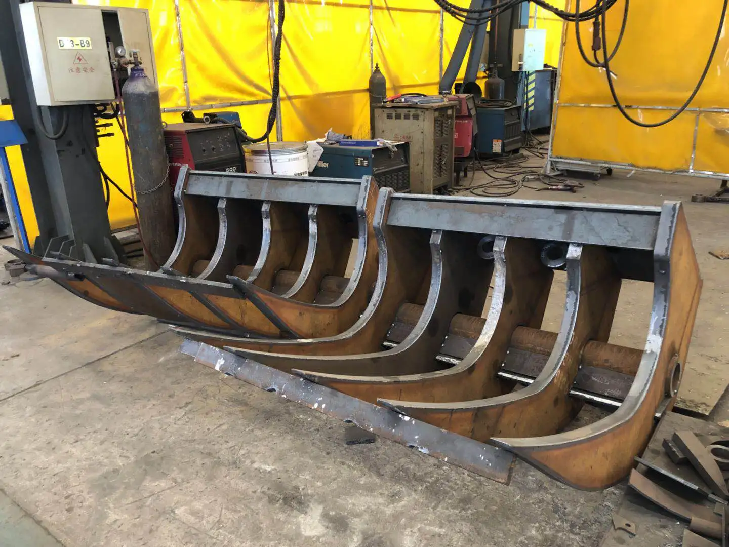 MONDE Excavator Root Rakes - Customized Width Mechanical Rakes