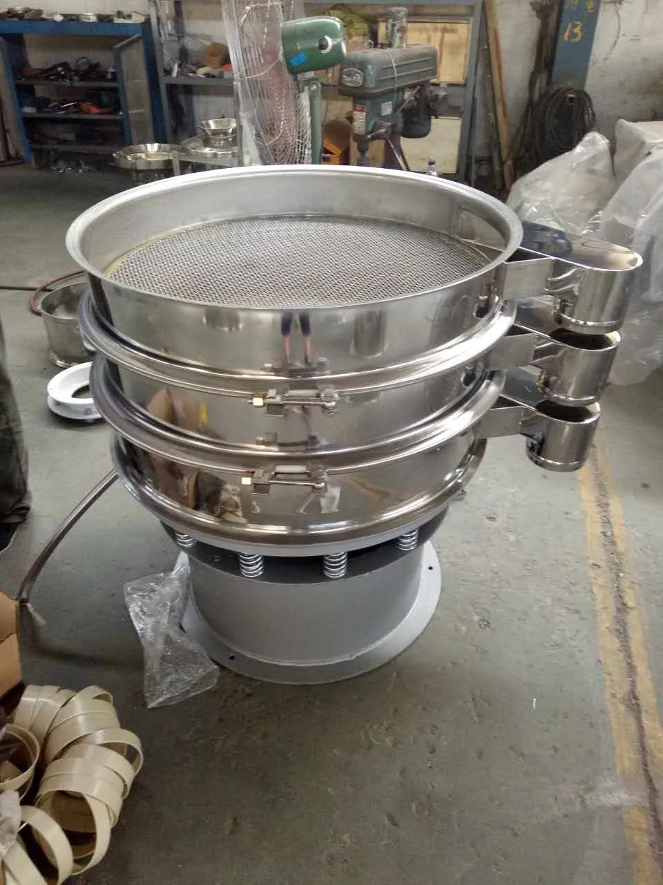 Ce & Iso Certificated Vibrating Sieve / Food,Mining Grade Vibrating ...