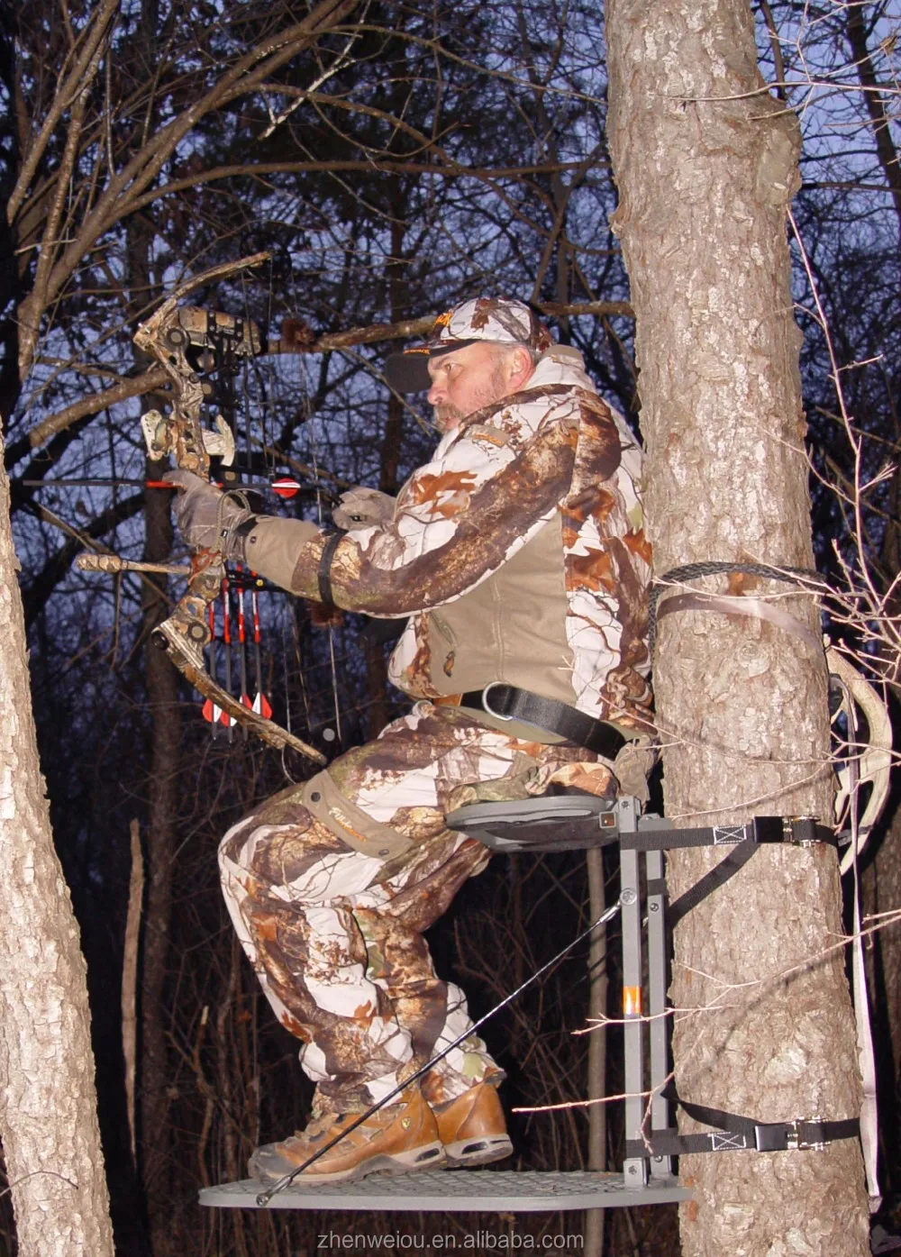 TS004 Tripod Tree Stand - Durable Outdoor Hunting Solution