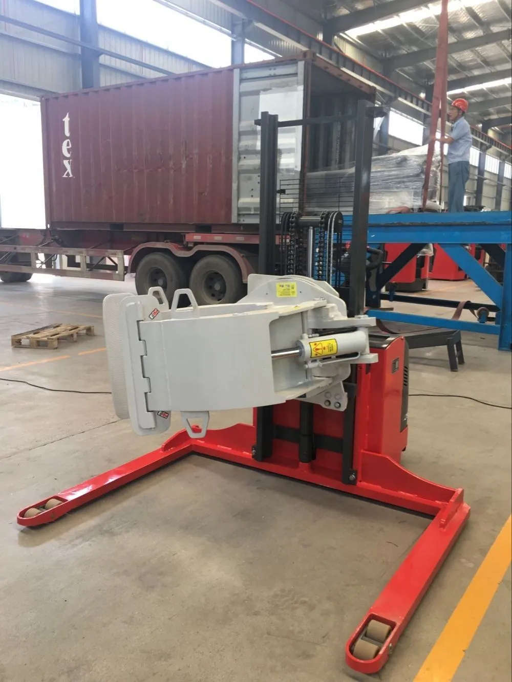 2.0t Electric Stacker Truck with Paper Roll Clamp - NOELIFT