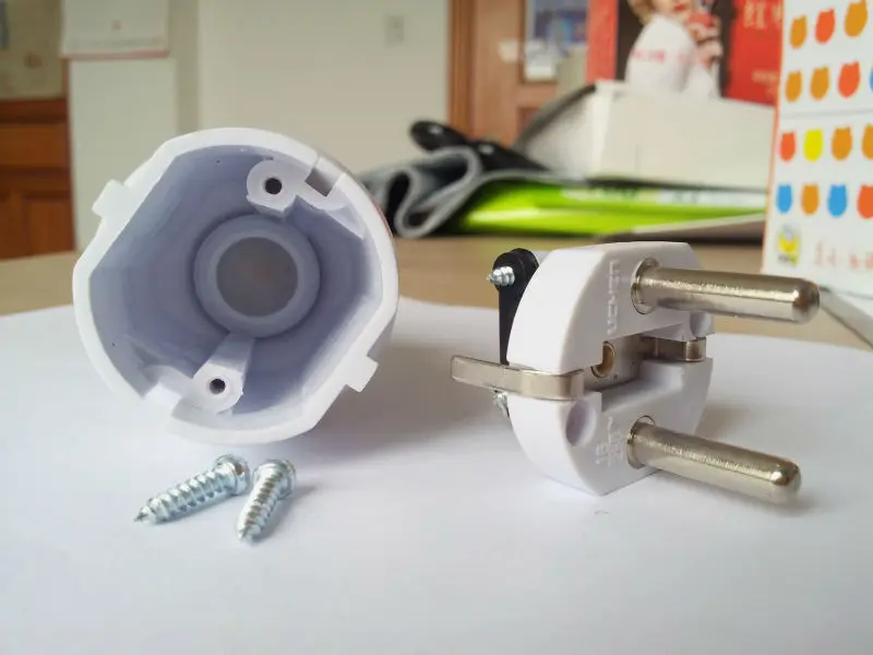 Uchen Yg Fl-016 2p+e Power Industrial Special Iec 309 Plug - Buy Uchen ...