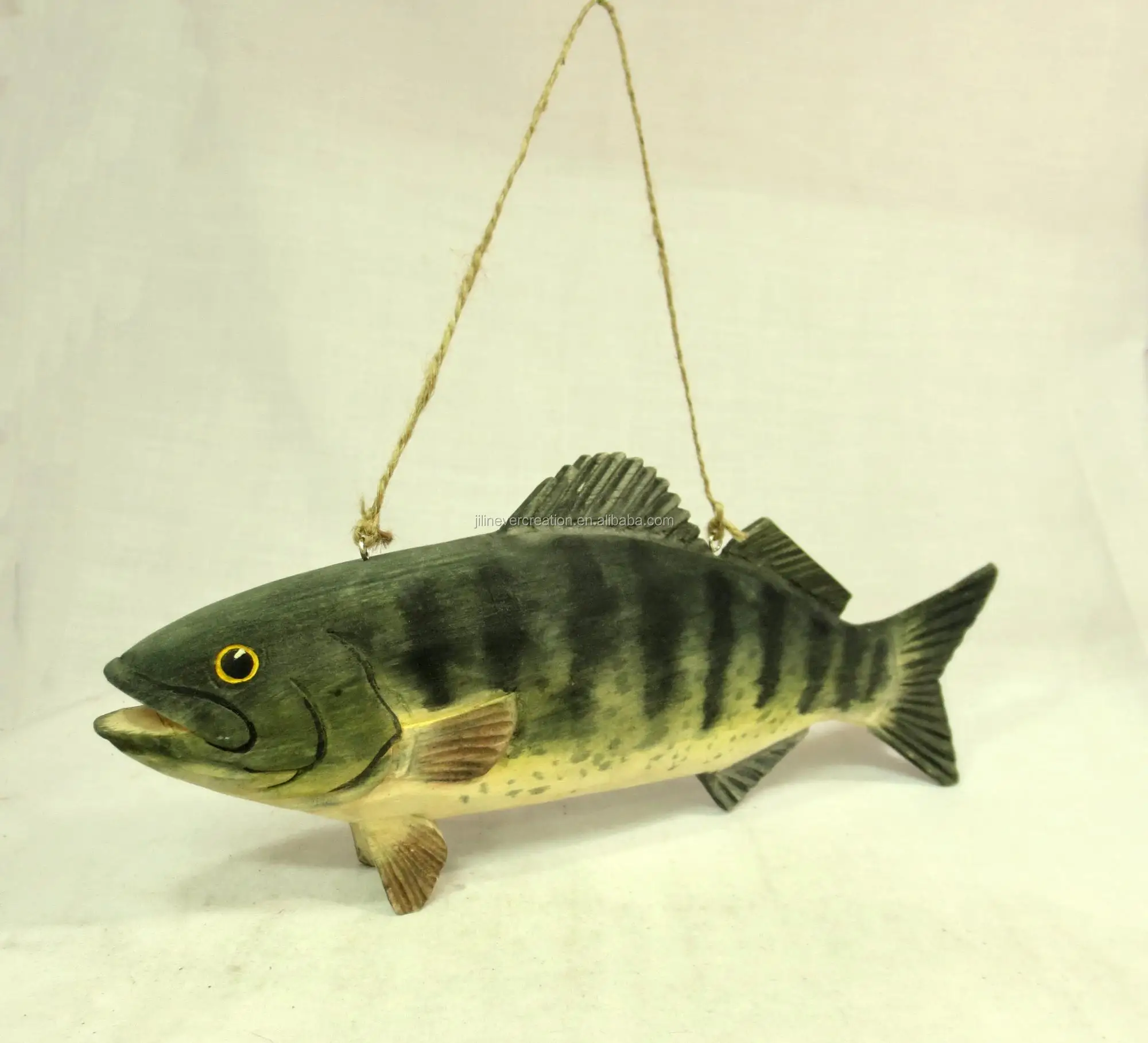 Fisch Aus Holz Geschnitzt - Hand-Carved Wooden Fish Decoration