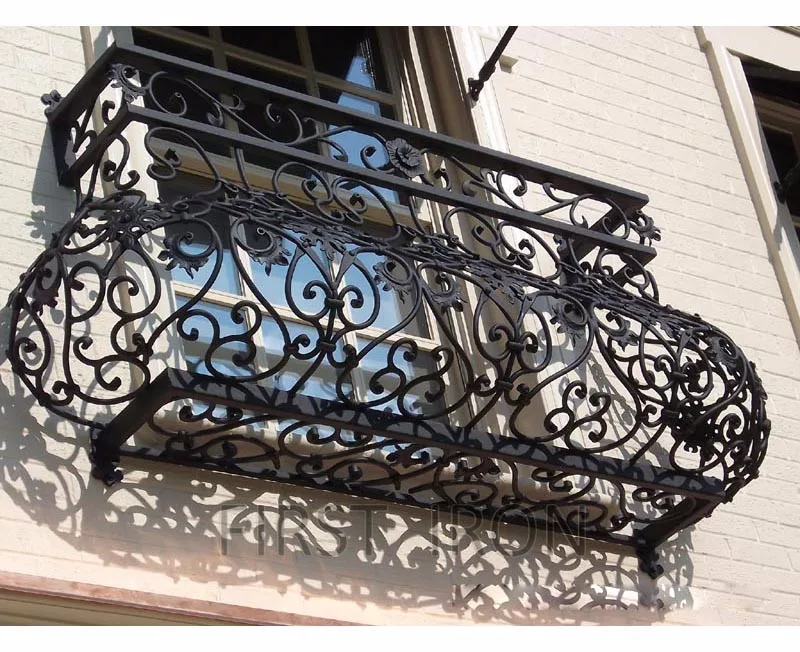 Stylish & Secure Railings for Living Room Windows & Balconies