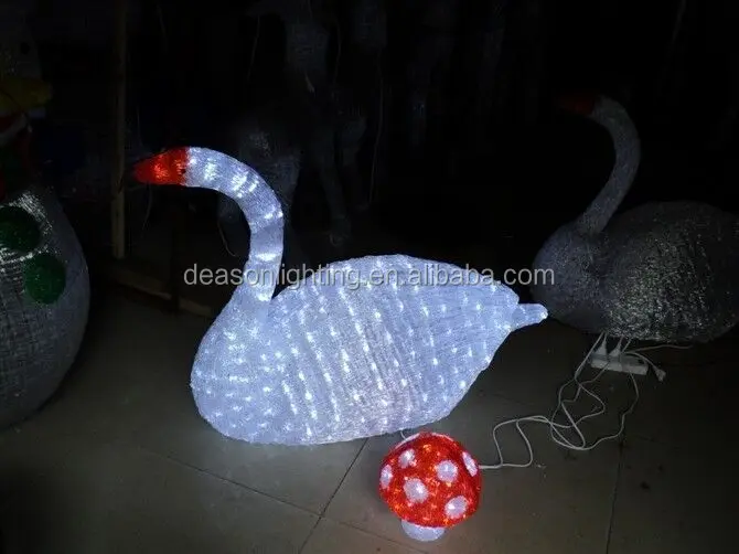 Lighted Swan for Outdoor Decoration - 50000 Hours Lifespan