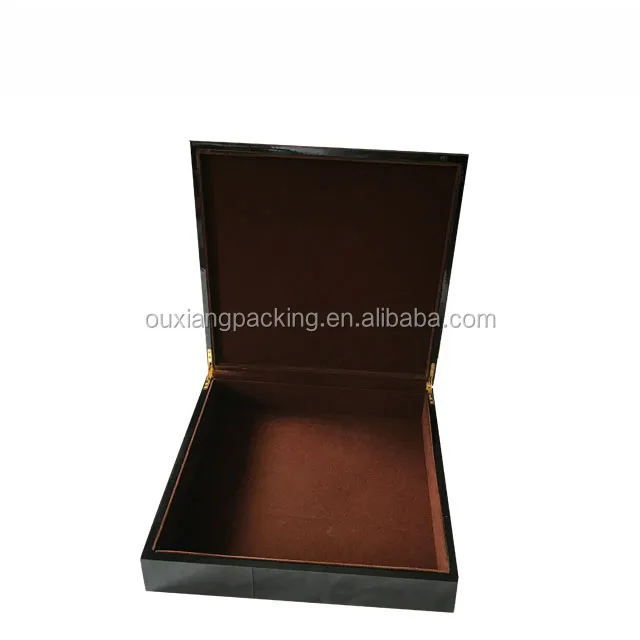 Handmade Saudi Arabia Style Wooden Ramadan Chocolate Box