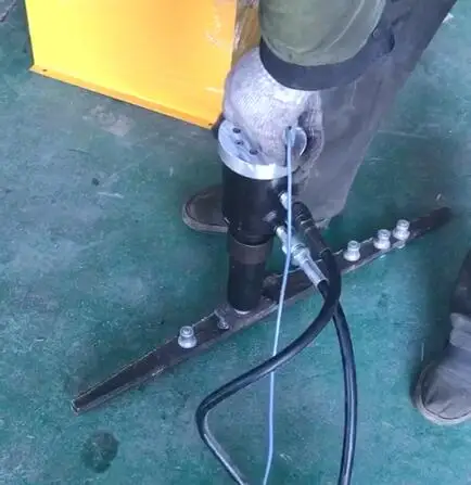 Portable Hydraulic Riveting Machine for Huck Bolts & Ring Groove Rivets ...