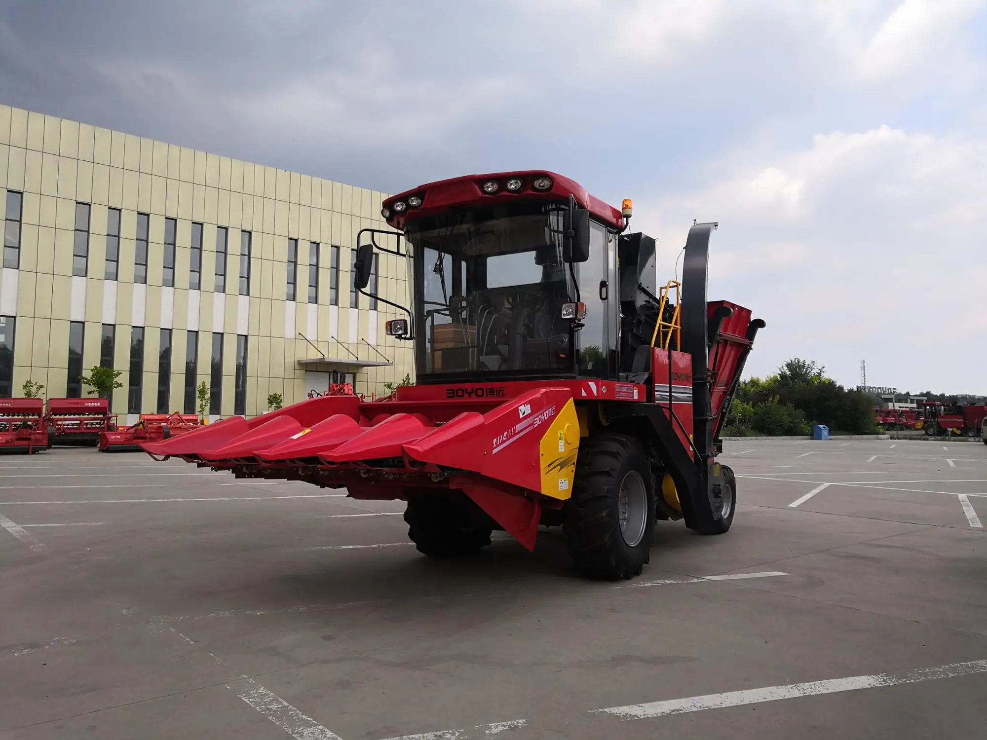 Chinese Modern Agricultural Machinery Equipment For Corn Harvesting ...